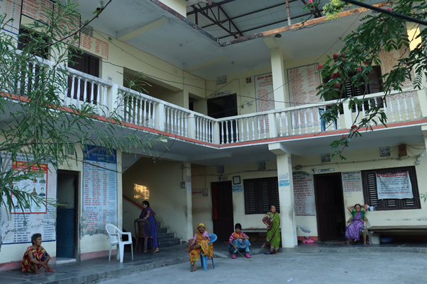 वृद्धाश्रममा परिवारको खुसी खोजिरहेका अनुहारहरू